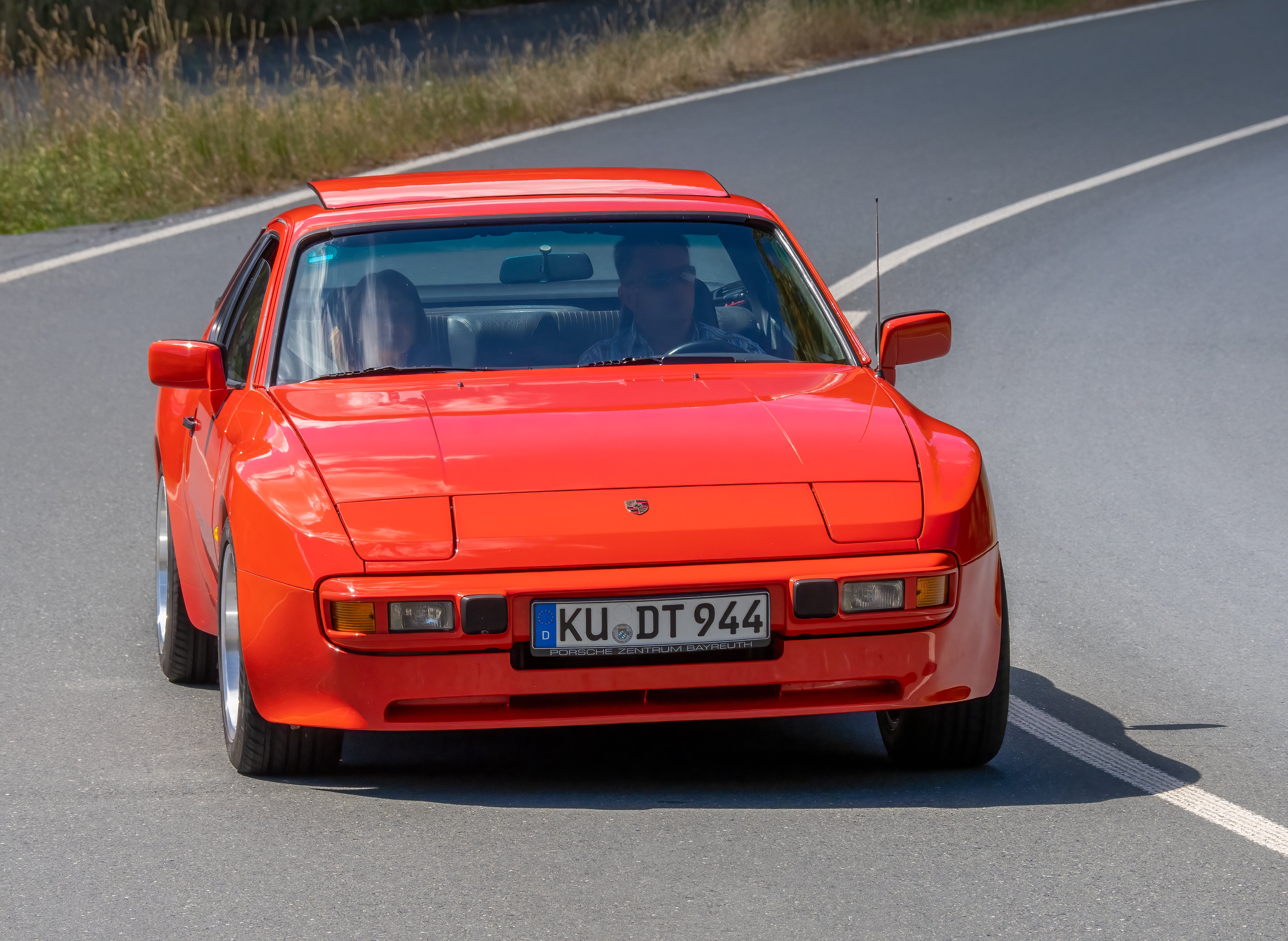 Porsche 944 – Custom Car Posters